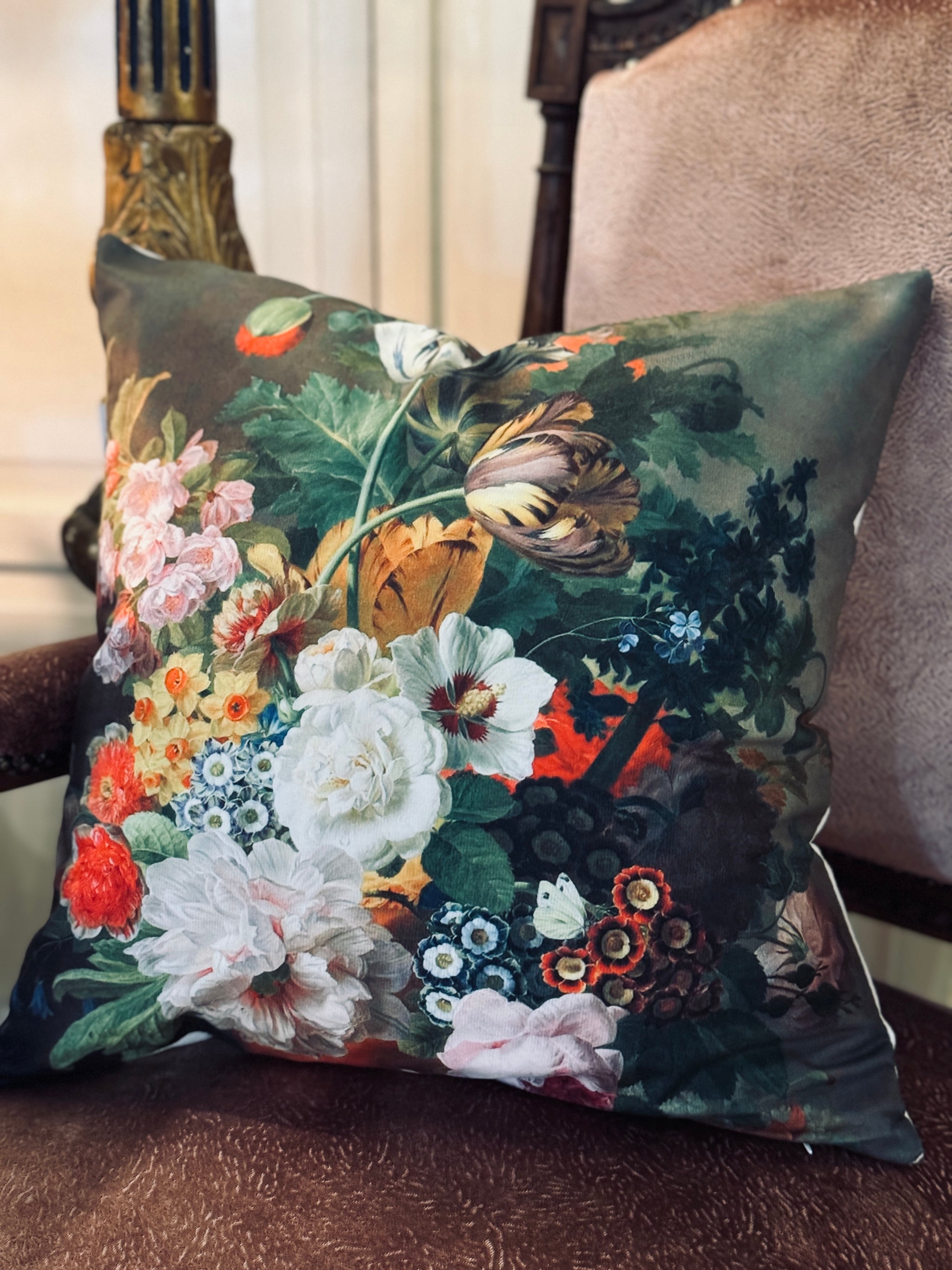 CUSHIONS – Manor on George